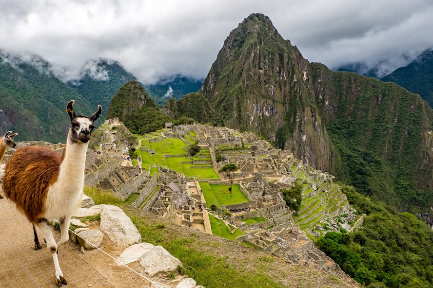 Machu Picchu em perigo? Turismo desordenado ameaça status de Nova ...