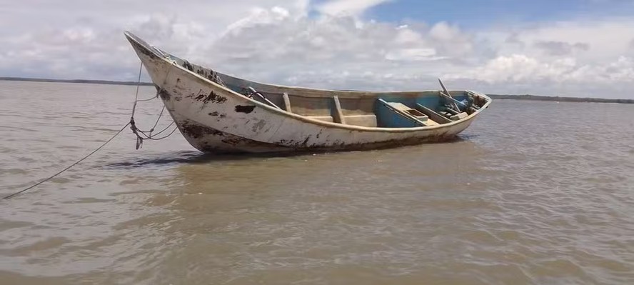 O que se sabe sobre barco encontrado à deriva com corpos, no Pará