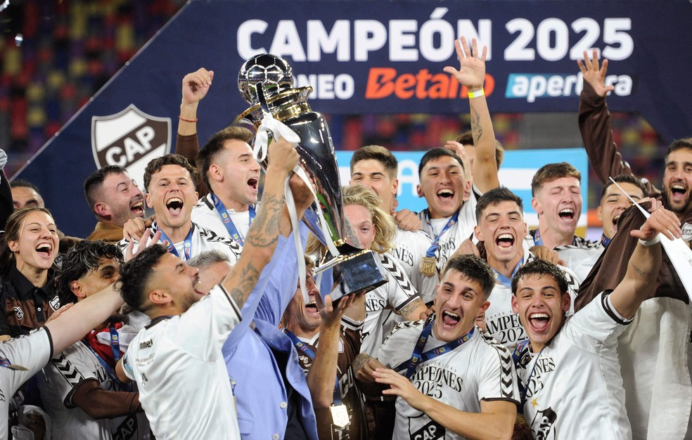 Novo campeão argentino: Platense vence Huracán após 'ceifar' gigantes ...