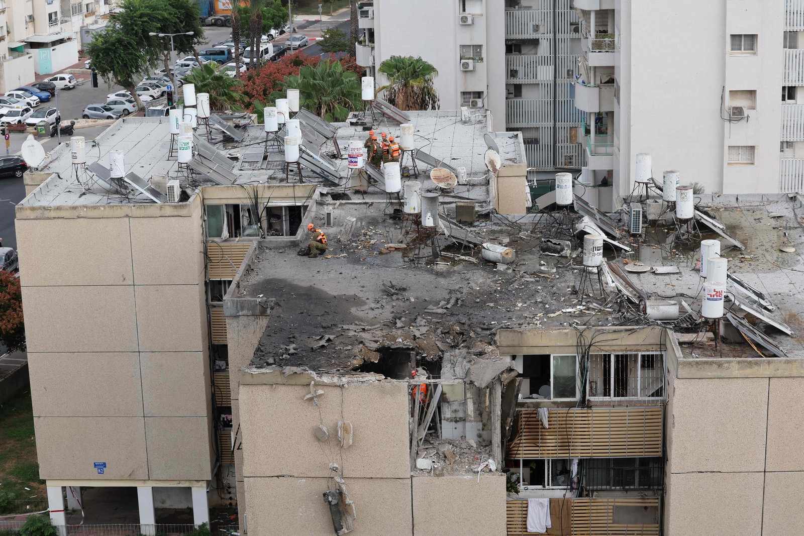 Israel lança novo bombardeio sobre área residencial de Gaza ...