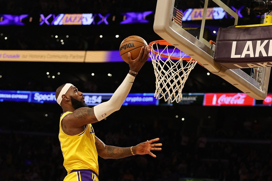 LeBron James bate recorde de lenda da NBA e alcança marca histórica no ...
