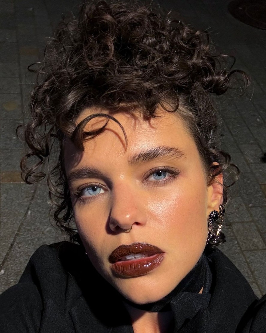 Bruna Linzmeyer comenta cenas com atriz em novo filme: 'Ousadas'