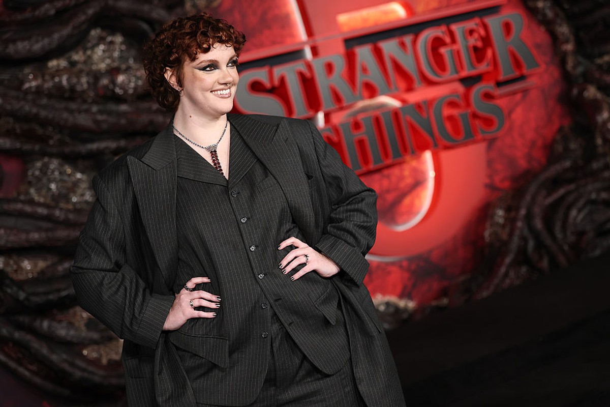 Atriz de 'Stranger Things' volta aos holofotes e rouba a cena em pré ...