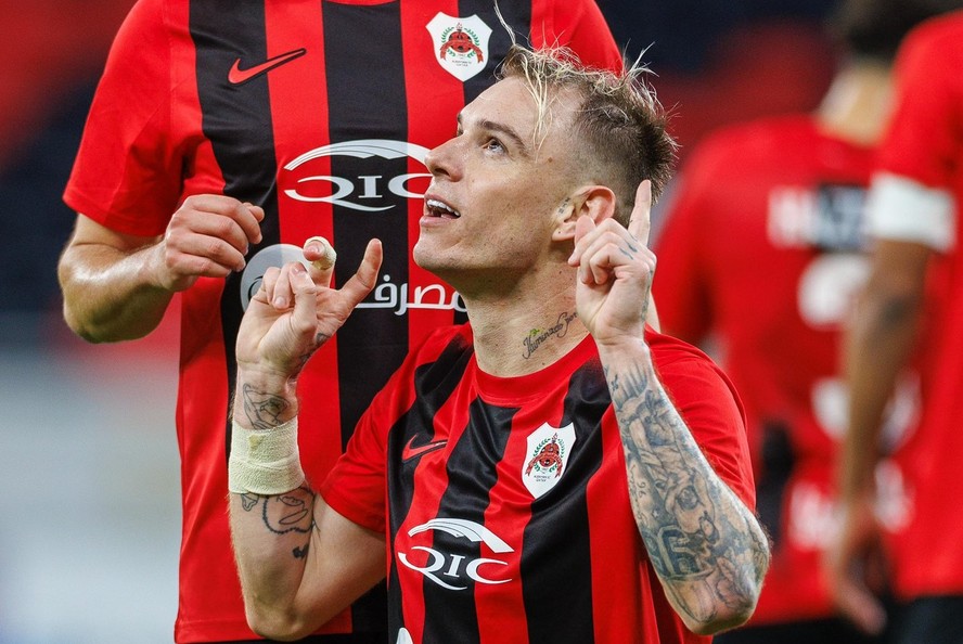 Ex-Corinthians, Róger Guedes concorre ao prêmio de melhor jogador da ...