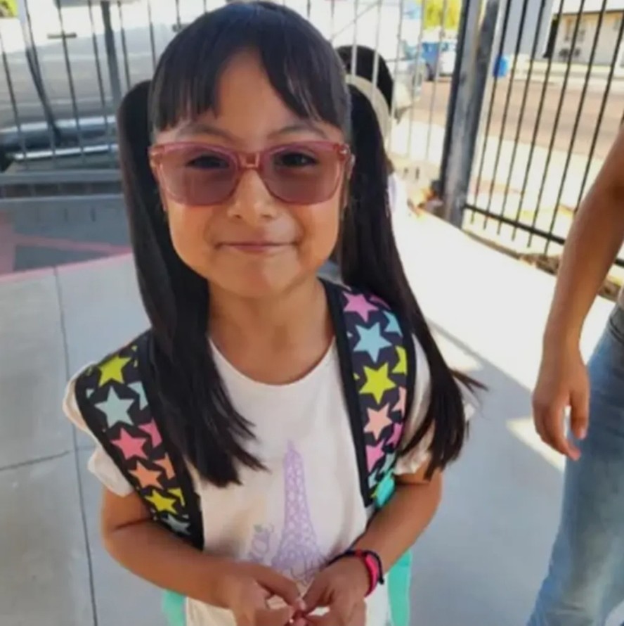 Garota de 7 anos precisa amputar os dois pés e uma mão depois de ...