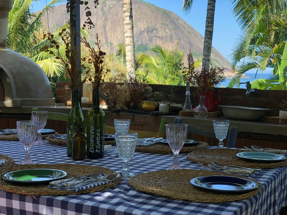 Pé na areia e horta própria: conheça dois restaurantes com menus para ...
