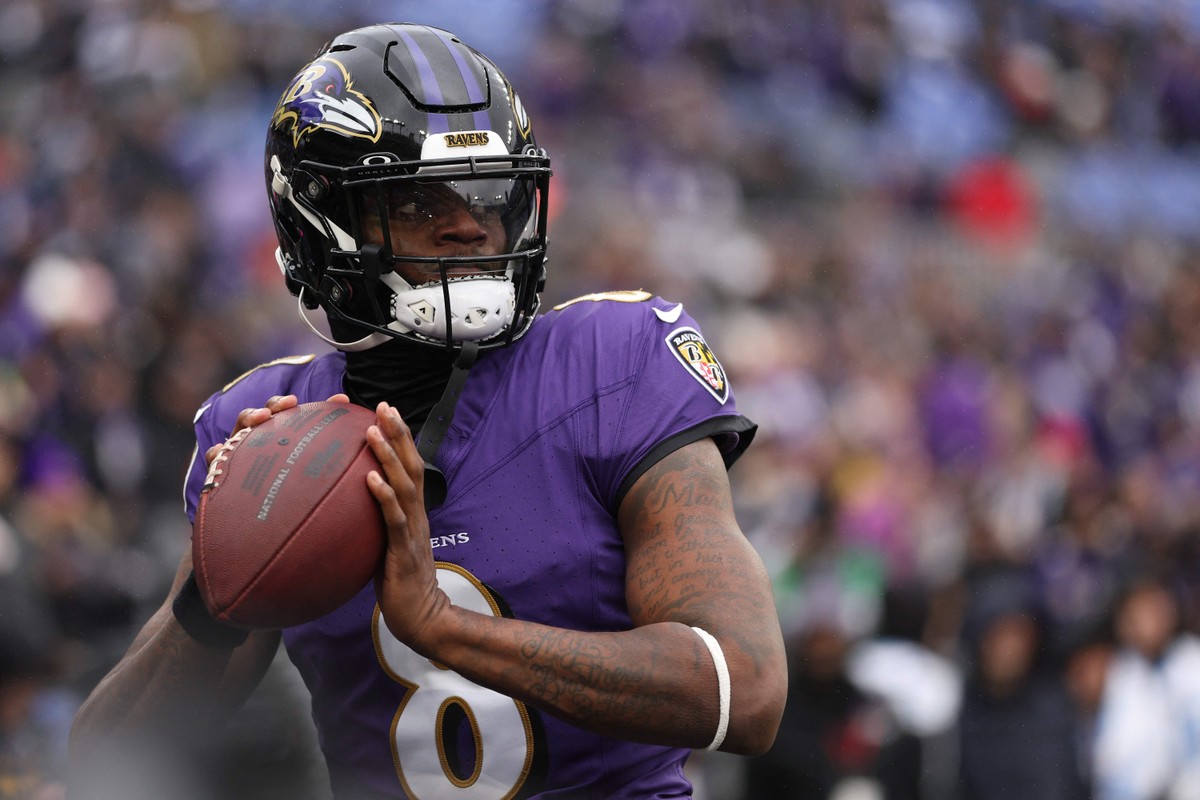 Estrela do Baltimore Ravens, Lamar Jackson é eleito MVP da NFL pela ...