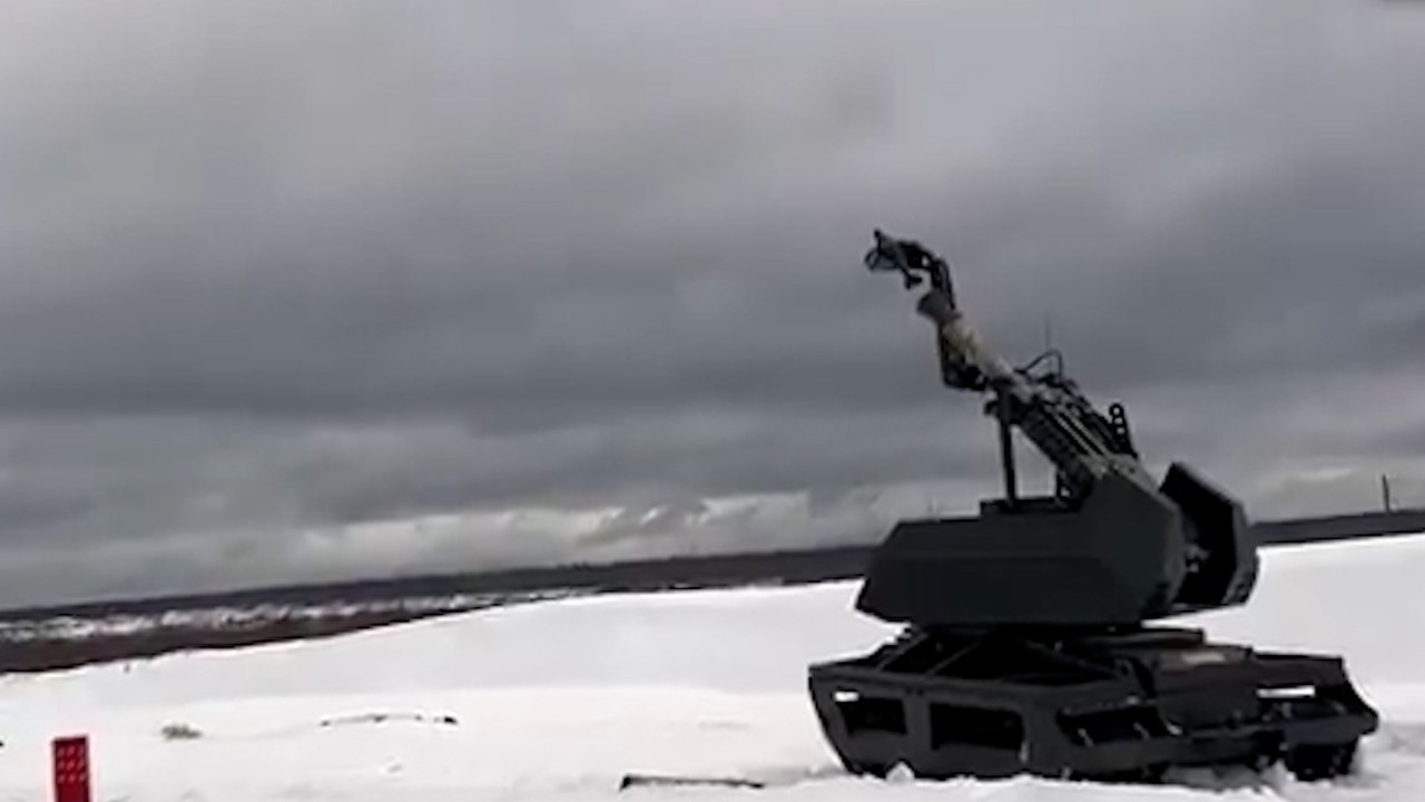 Rússia testa robô armado que dispara morteiros sozinho, sem intervenção ...