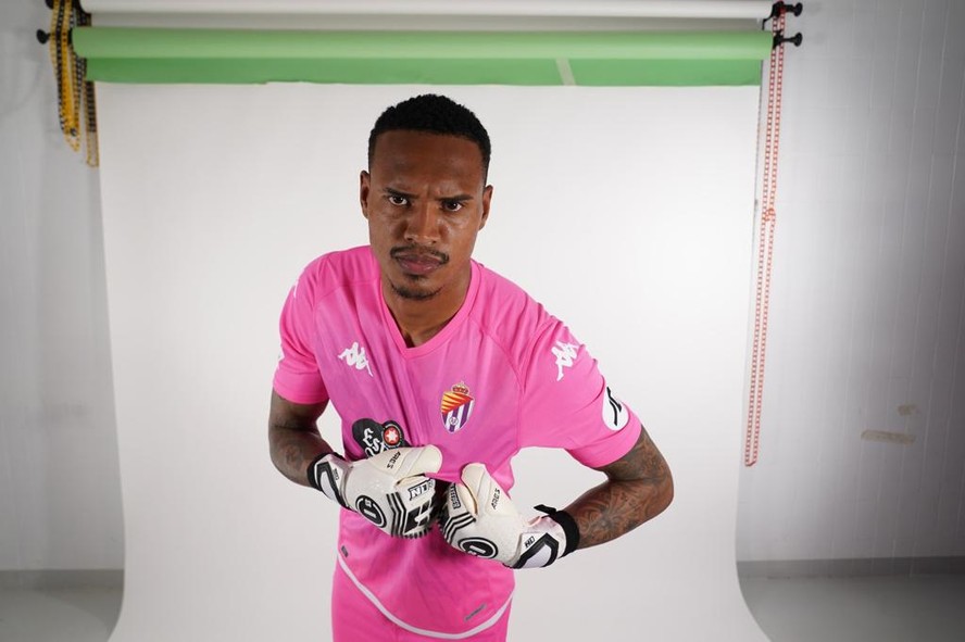 Saiba como foi a passagem de John, alvo do Botafogo, pelo Valladolid