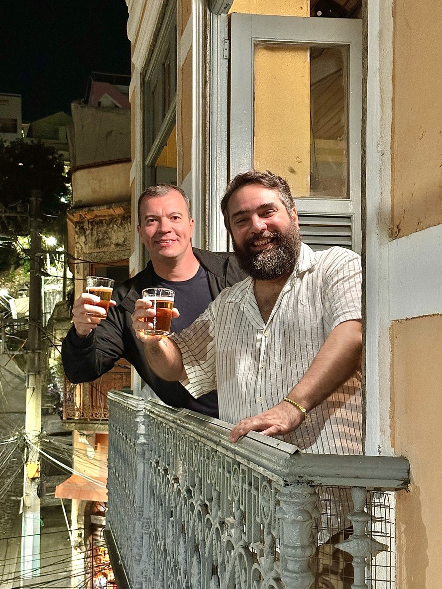 Medalha Pedro Ernesto no boteco: Raphael Vidal recebe a honraria no Casa Porto