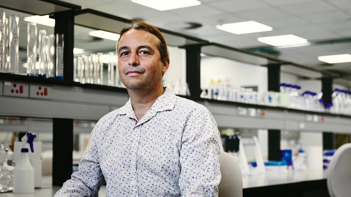 'Esse vírus já nos surpreendeu muitas vezes', diz cientista brasileiro ...