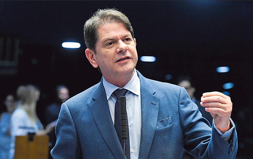 Com aval da cúpula nacional, PT cearense barra chegada de Cid Gomes