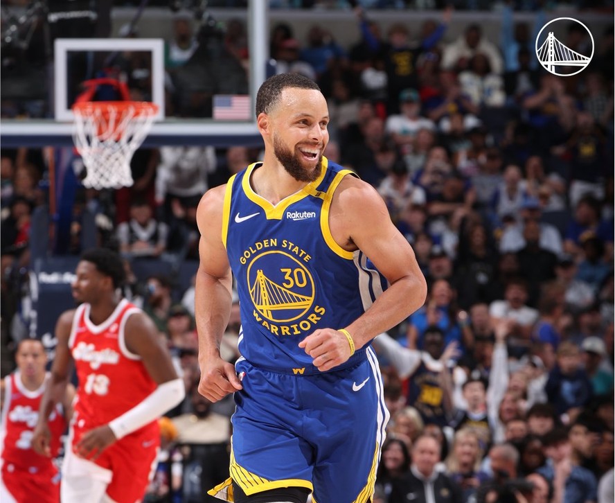 Curry faz 52 pontos, volta a se aproximar de recorde e garante vitória importante para os ...