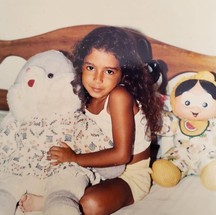 Mãe de Anitta recorda gravidez em post no aniversário de 30 anos da cantora
