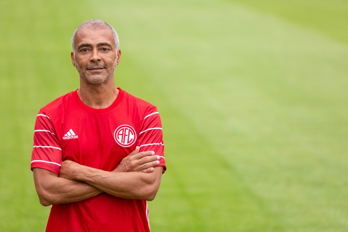 'Sempre fui America', diz Romário, que deve ser escolhido presidente do ...