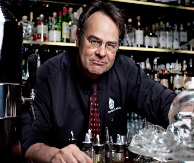 Síndrome de Tourette: além de Lewis Capaldi, confira 5 famosos que ...