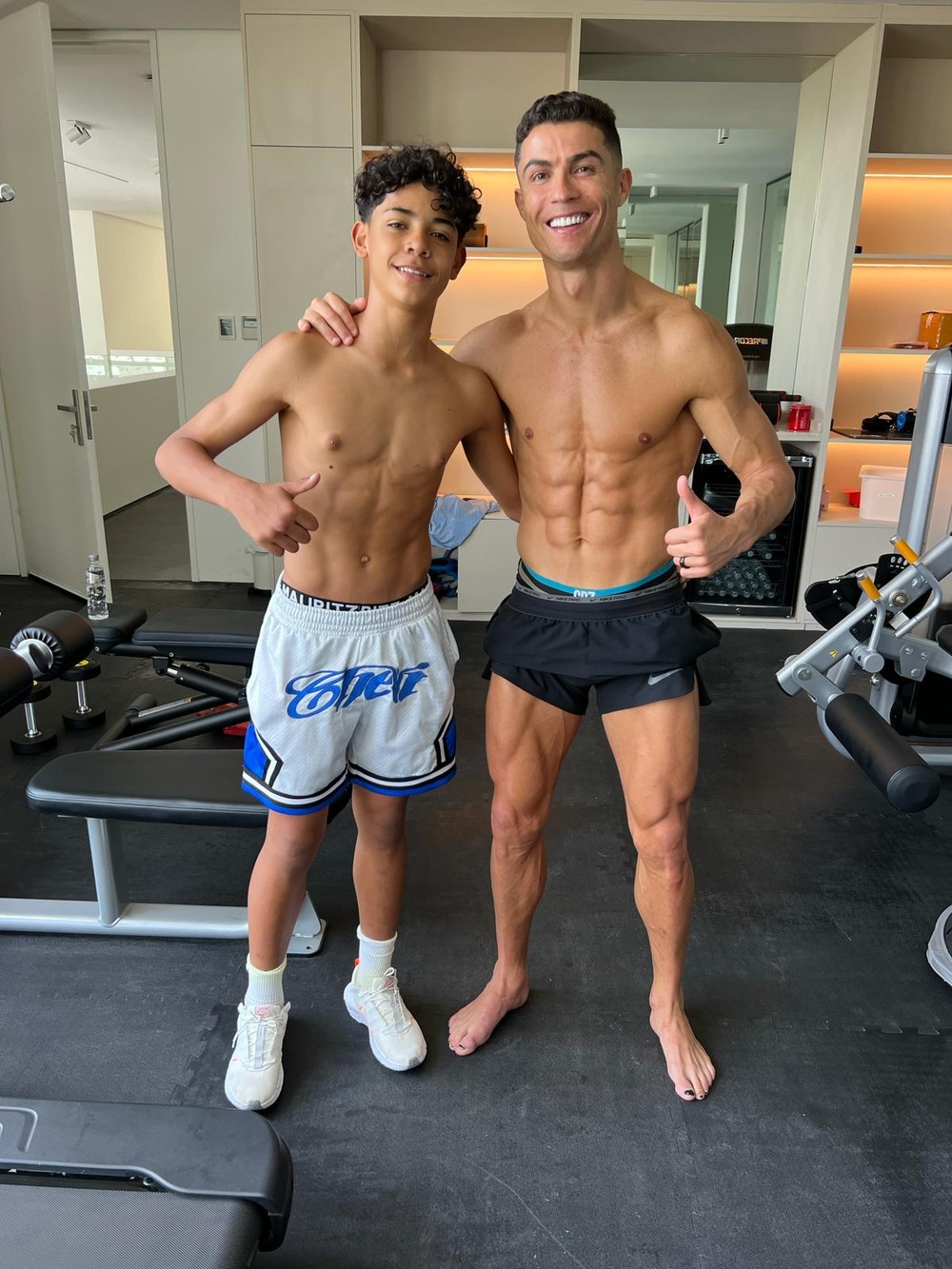 Cristiano Ronaldo Jr. conquista seu primeiro título pelo Al-Nassr e CR7 parabeniza