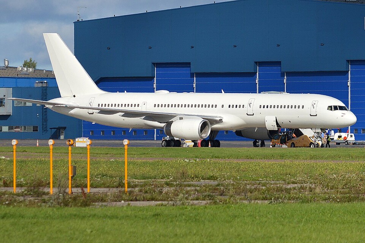 Sem identificação: avião misterioso usado pela CIA pousa em Porto ...