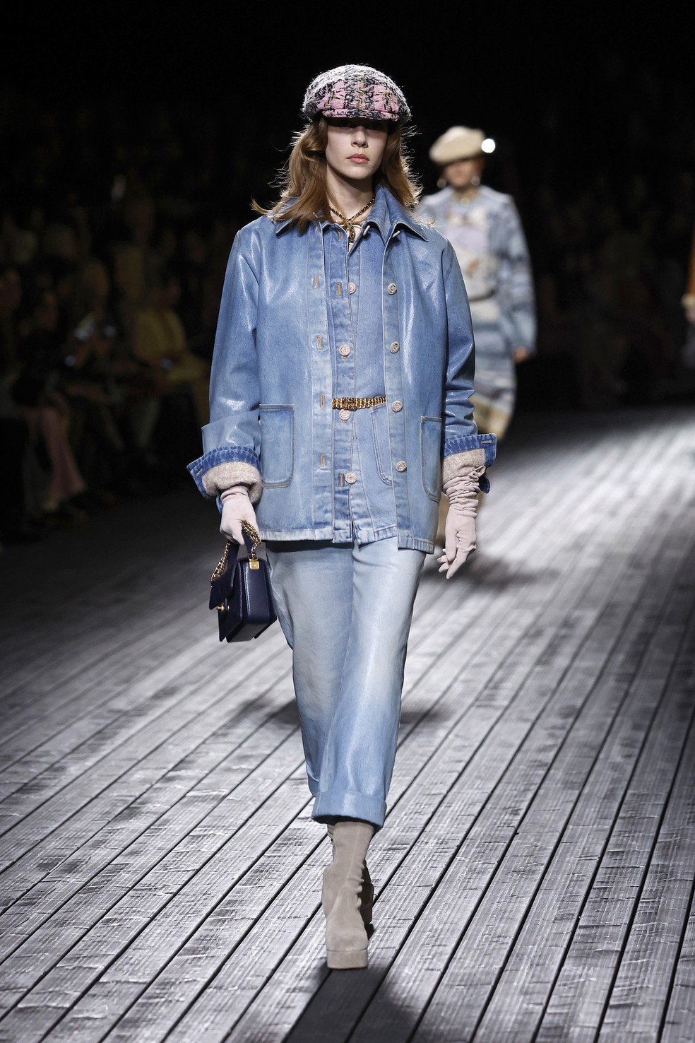 Semana de Moda de Paris mostra coleções contidas para o inverno 2024