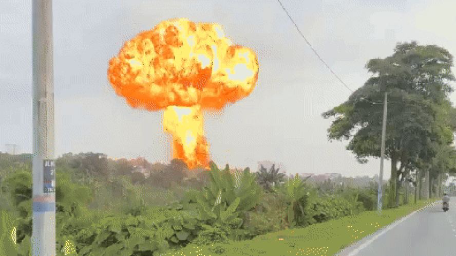 Gif Animado De Explosao Nuclear