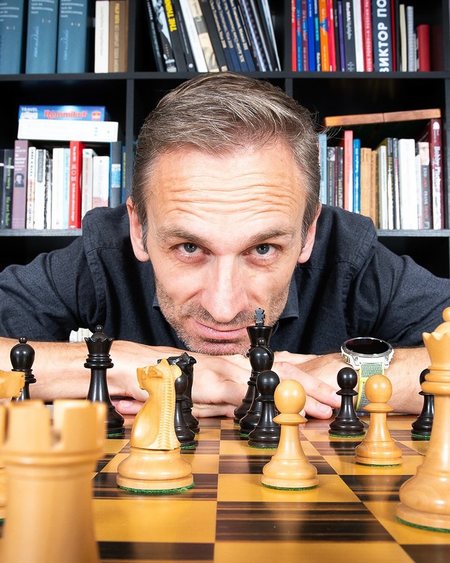 Vem ao Brasil o diretor da maior plataforma de xadrez on-line do mundo