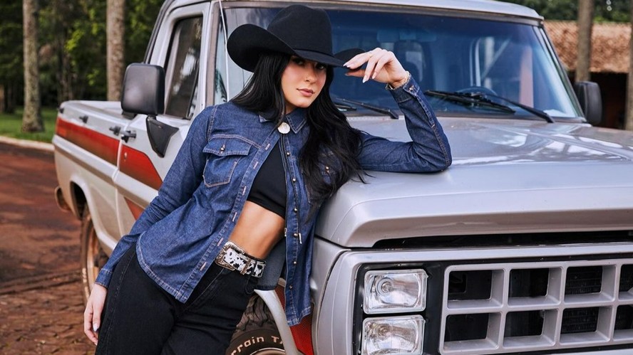 Casa de Ana Castela: cantora tem mansão decorada com presentes de fãs e ...