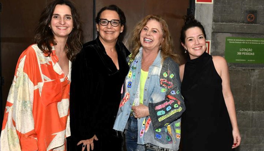 Vera Fischer prestigia peça estrelada por Ana Beatriz Nogueira, Natália ...