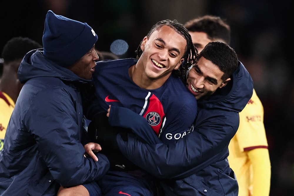 Ethan Mbappé estreia no profissional do PSG e joga ao lado do irmão ...