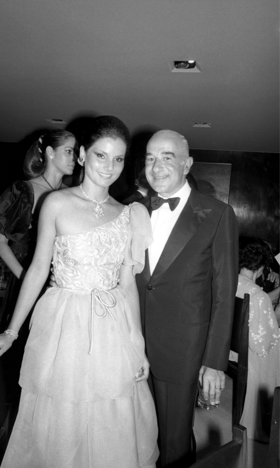 Casamento aos 17 anos e perfil discreto: conheça Vicky Safra, a mulher ...