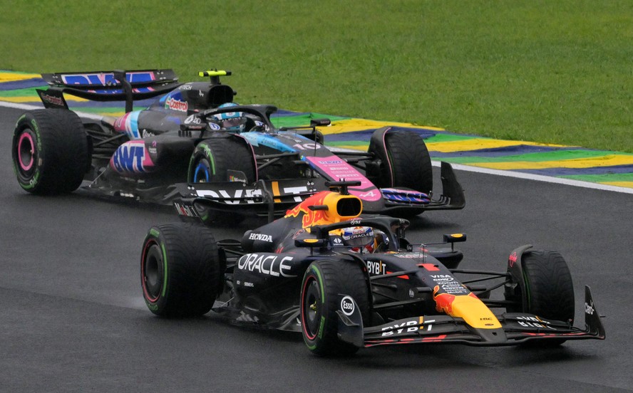 F1: Verstappen 'escala' GP de São Paulo e vence após sair em 17º, em dia de muita chuva em ...