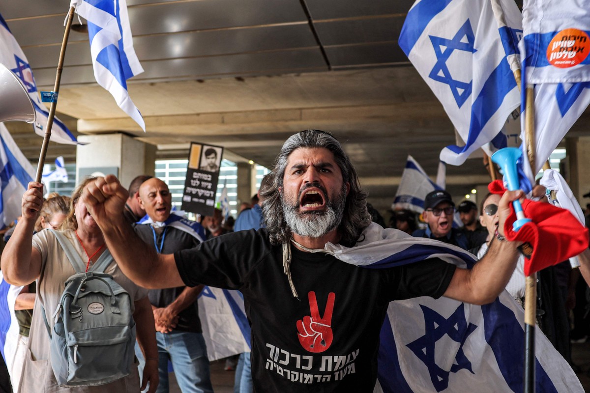 Milhares de israelenses protestam no aeroporto de Tel Aviv contra ...