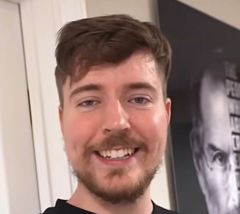 Como o MrBeast criou a sua fortuna? Você conhece o MrBeast? Ele é🕠 ...