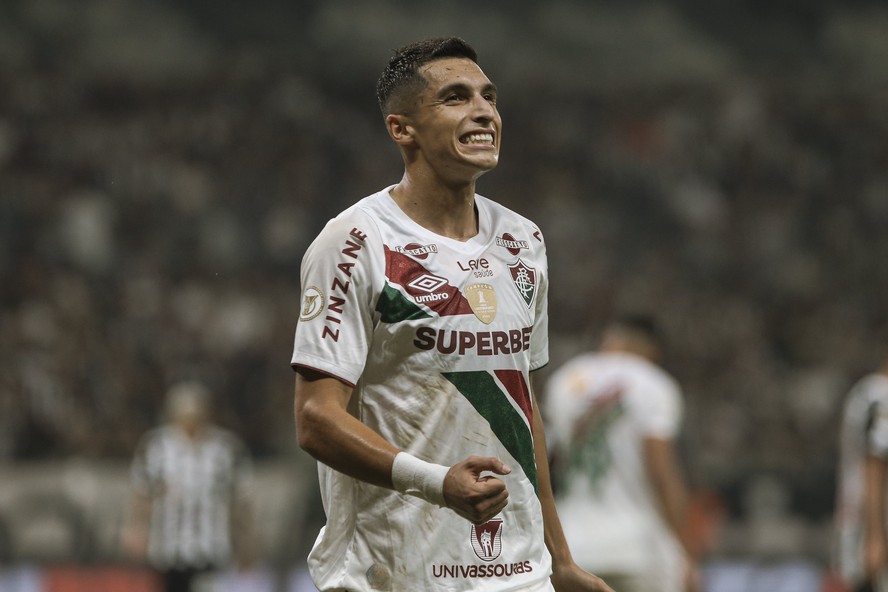 Kevin Serna, do Fluminense, sofre lesão muscular e pode ser baixa para ...
