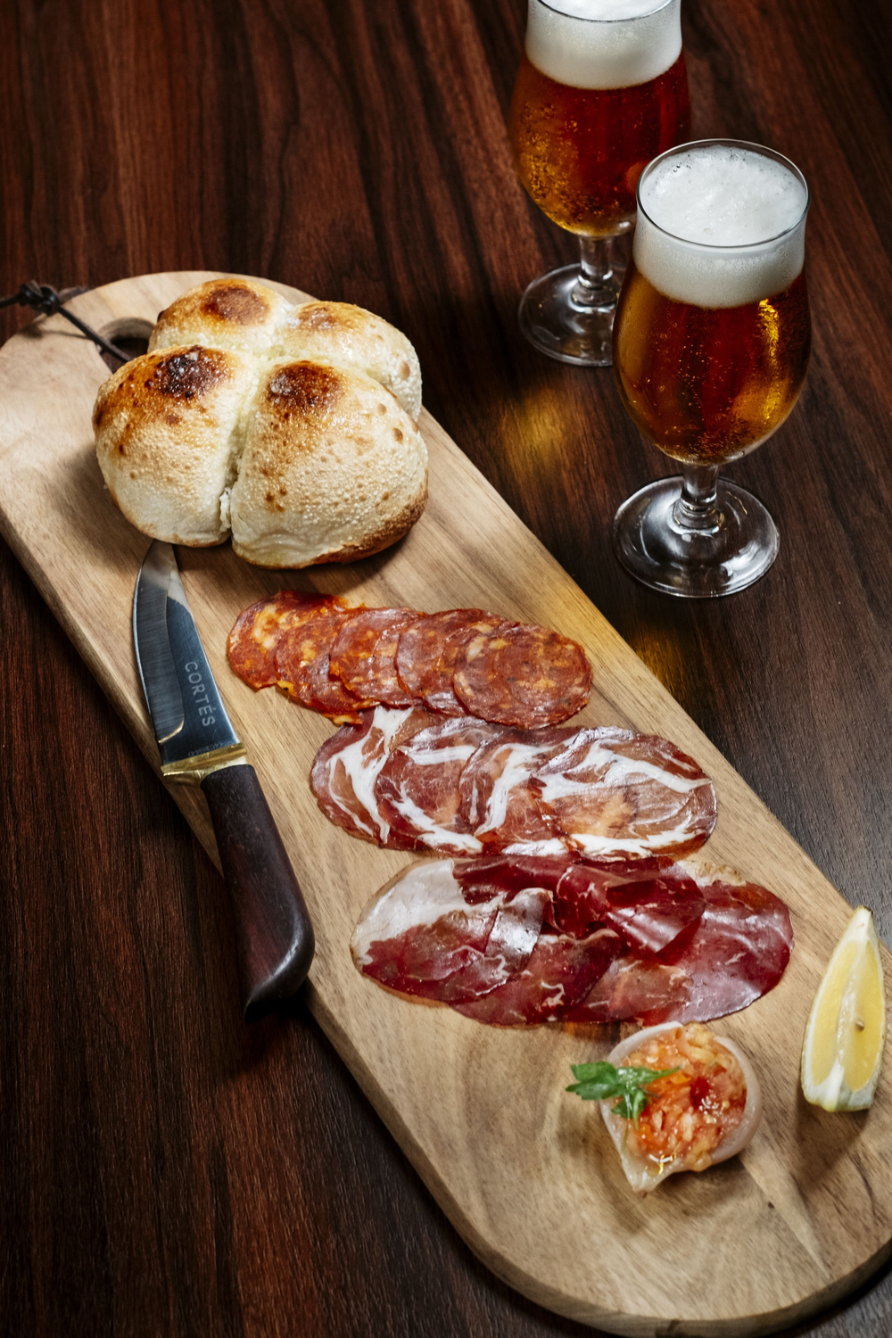 Bar Cortés tem comidinhas saborosas para compartilhar, drinques ...