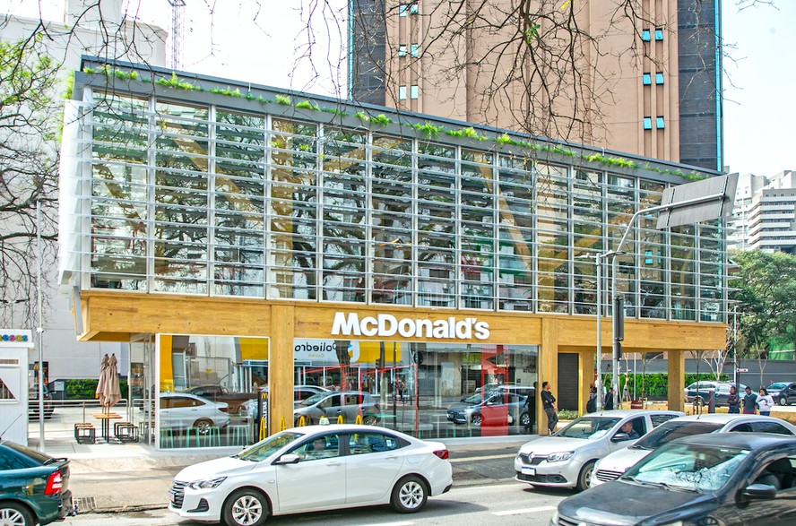 McDonald’s abre restaurante em SP com ‘madeira engenheirada’ da startup ...