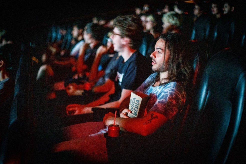 Como pagar mais barato no cinema: promoções e combos