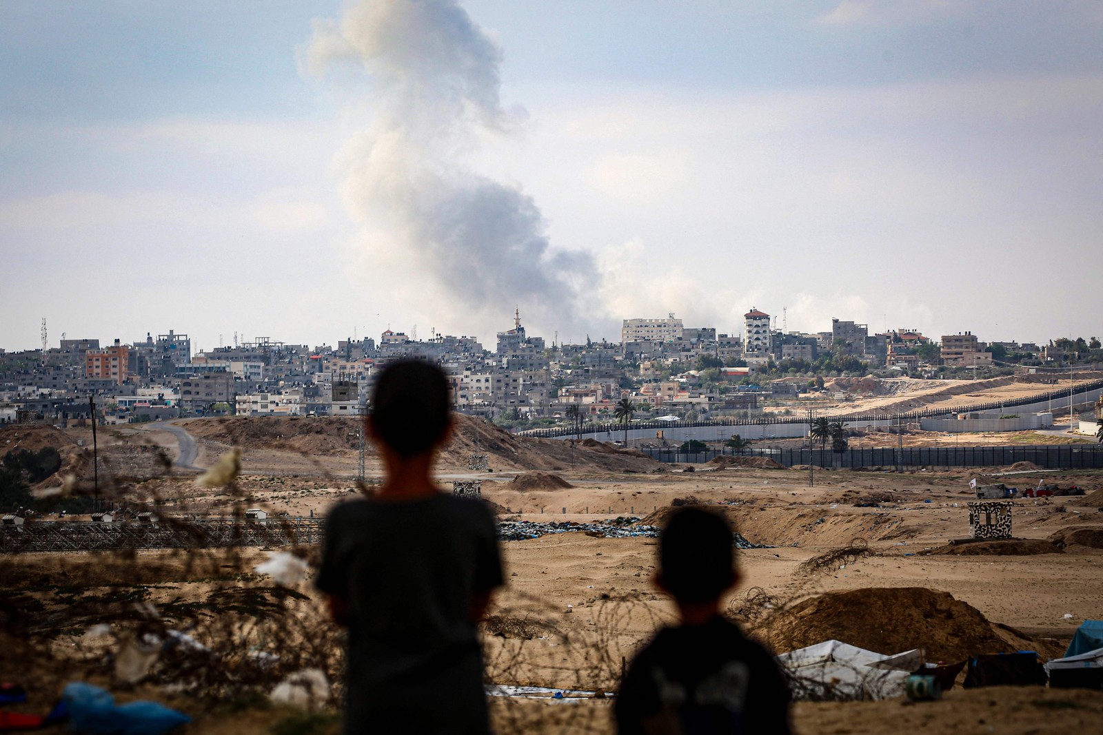 'Todos os olhos em Rafah': uma imagem de IA compartilhada mais de 40 ...