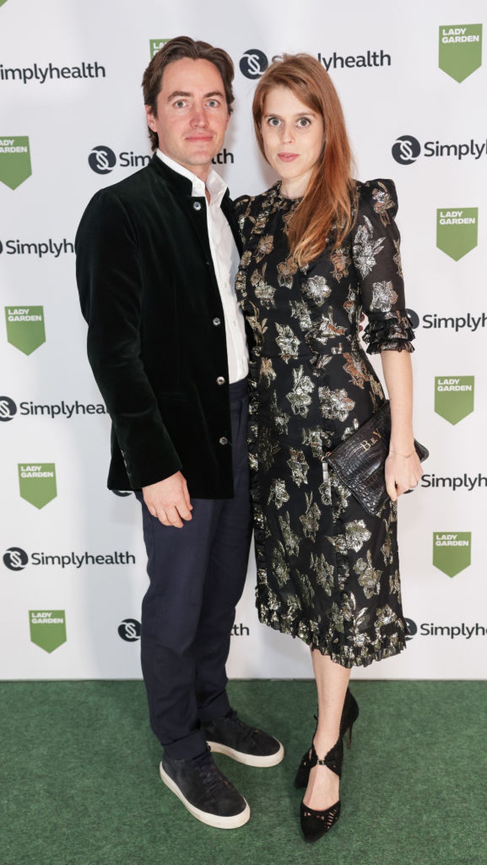 Quem é a princesa Beatrice, neta favorita da rainha Elizabeth II, que ...