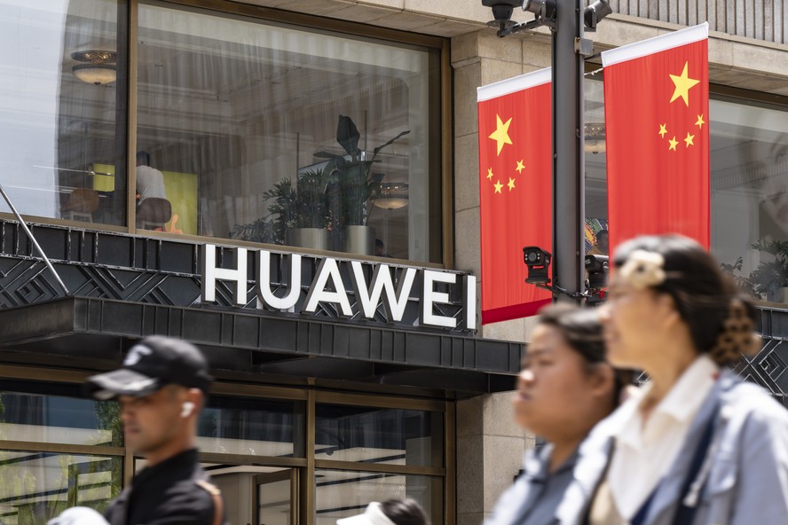 Huawei vai eliminar Android de seus smartphones e adotar sistema ...