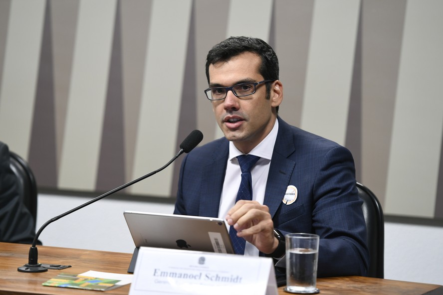 Em crise financeira, Correios fazem primeira troca de diretores da nova ...