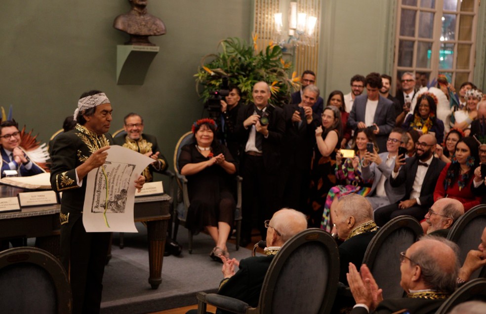 A posse de Ailton Krenak e o florestamento da ABL