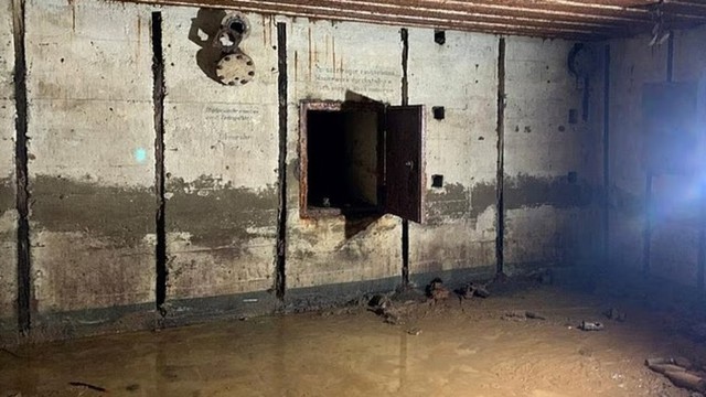 'Cuidado, o inimigo está ouvindo': casal descobre bunker nazista sob ...