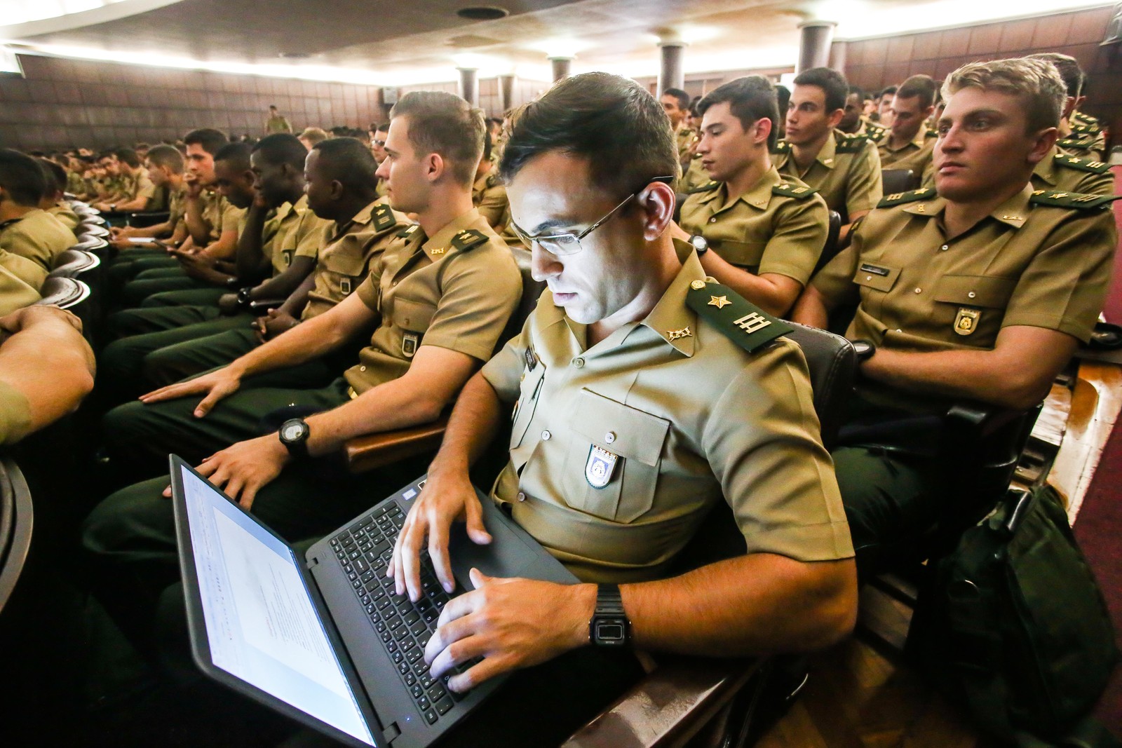 Sob Lula, Exército muda perfil na cúpula e renova mais da metade do ...