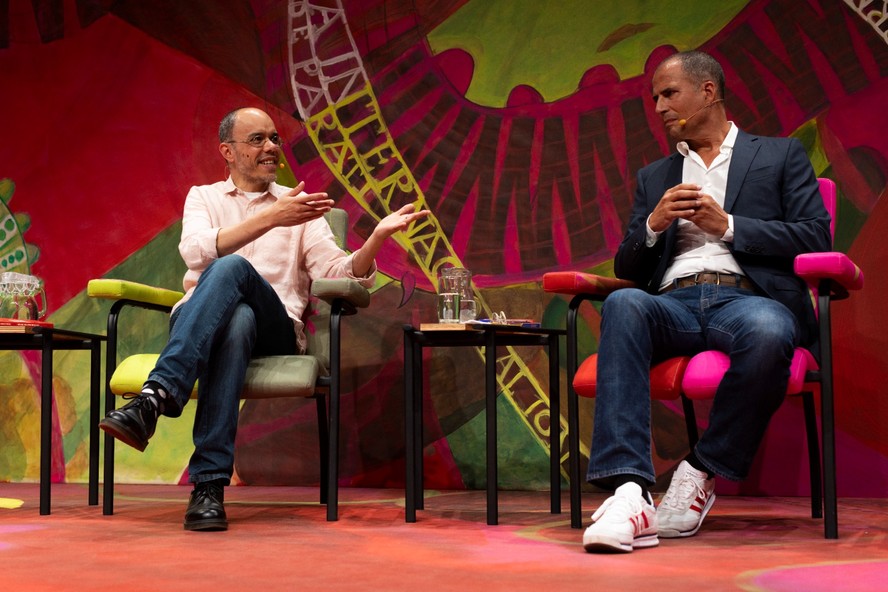 Humor e linguagem se cruzam em encontro entre Galindo e Ricardo Araújo Pereira na Flip