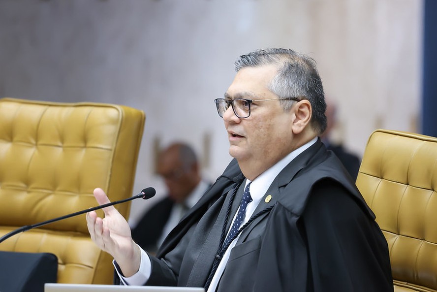 Flávio Dino pede vista e suspende julgamento de queixa-crime de Bolsonaro contra Janones