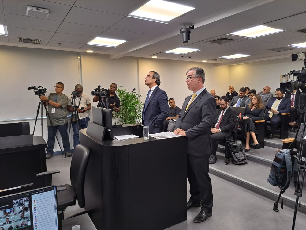 Bruno Henrique é suspenso por 12 jogos pelo STJD por manipulação de ...