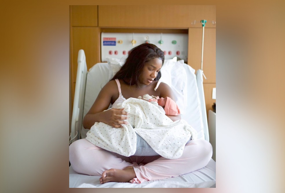 Novo vídeo mostra o que Iza falou para Beyoncé em encontro em tapete ...