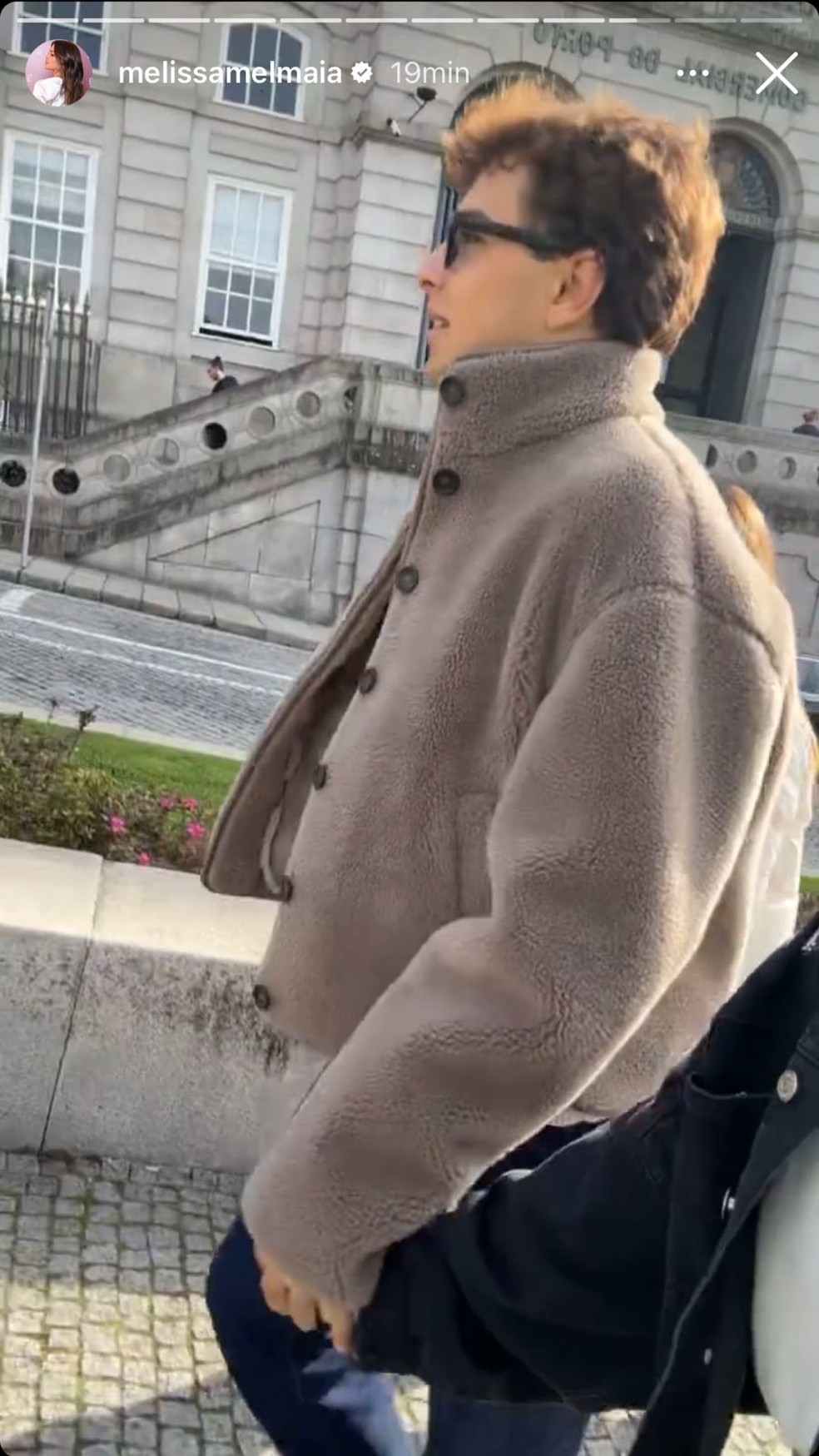 Mel Maia passeia com o namorado em Portugal