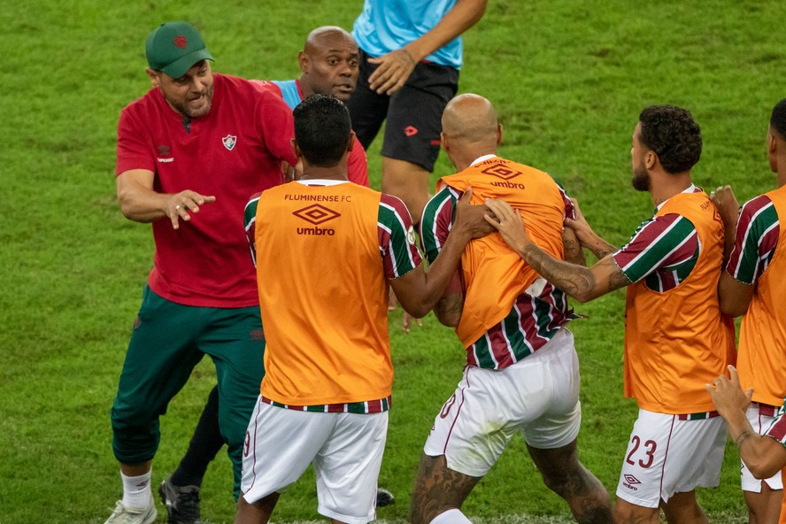 Felipe Melo, do Fluminense, será denunciado pelo STJD por agressão a ...