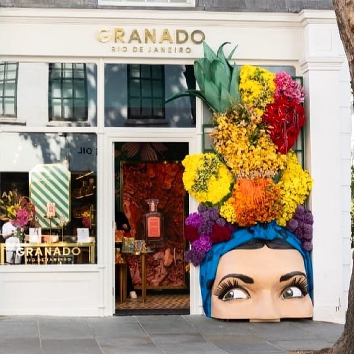 Carmen Miranda em Chelsea: marca brasileira monta vitrine especial e é ...